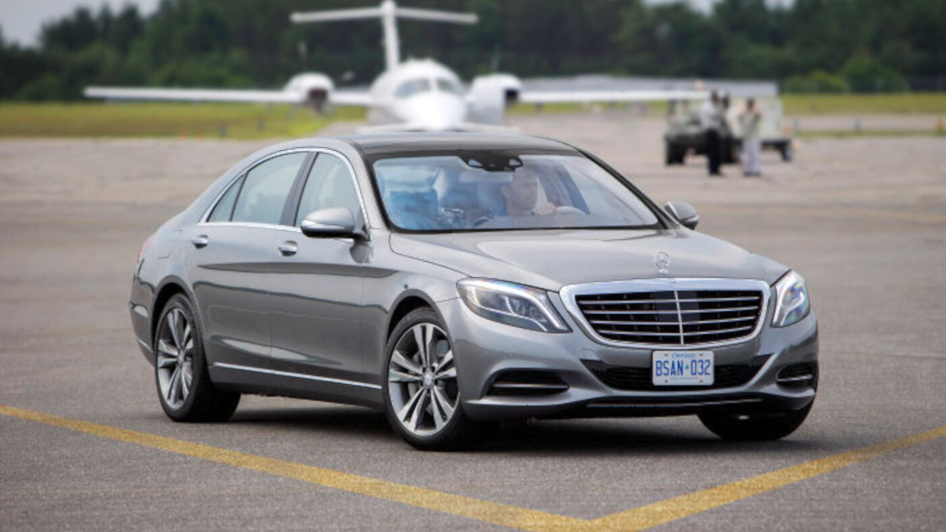 Inside Ariana Grande’s $1.4M car collection (2023)